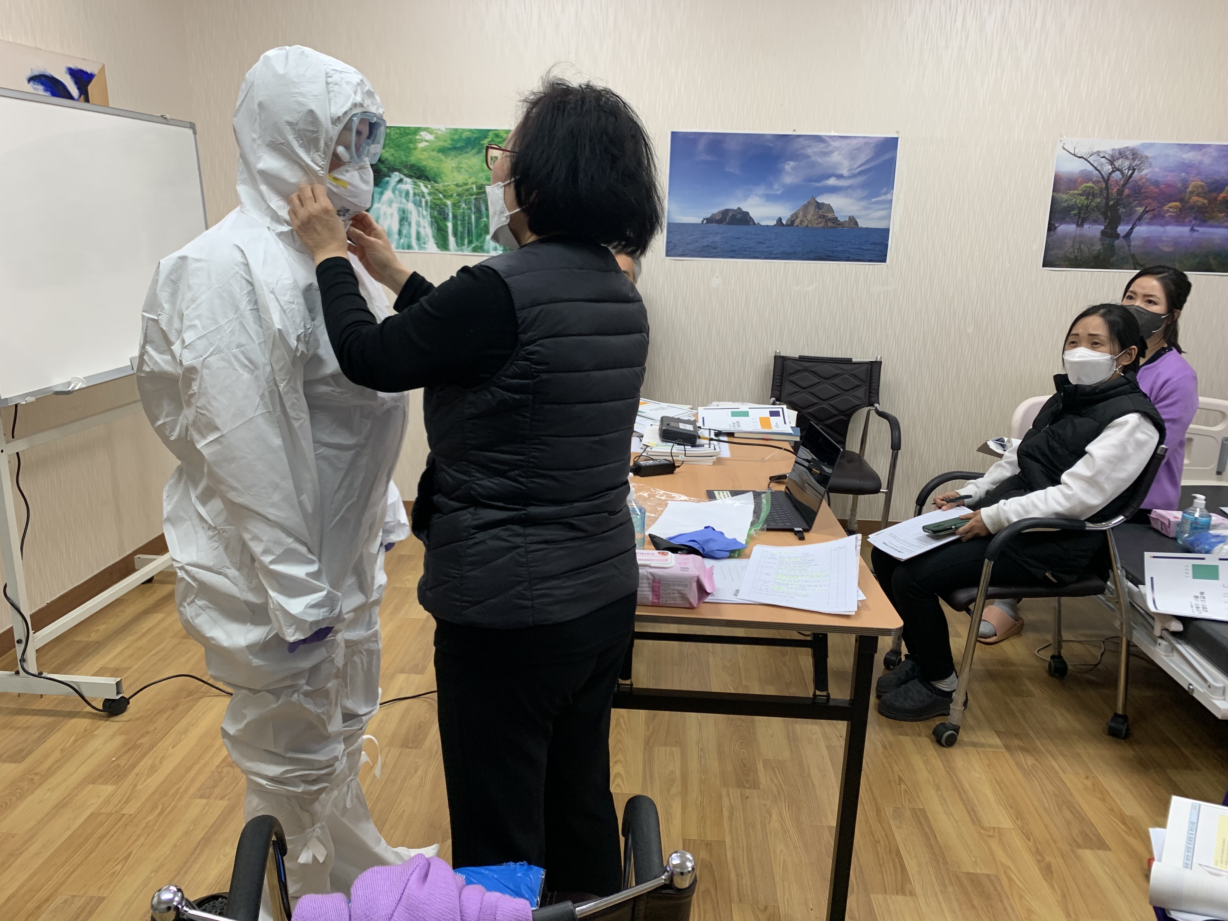 활동사진 - [노인복지시설] 코로나19 감염예방 및 대응 교육 | 감염병관리지원단