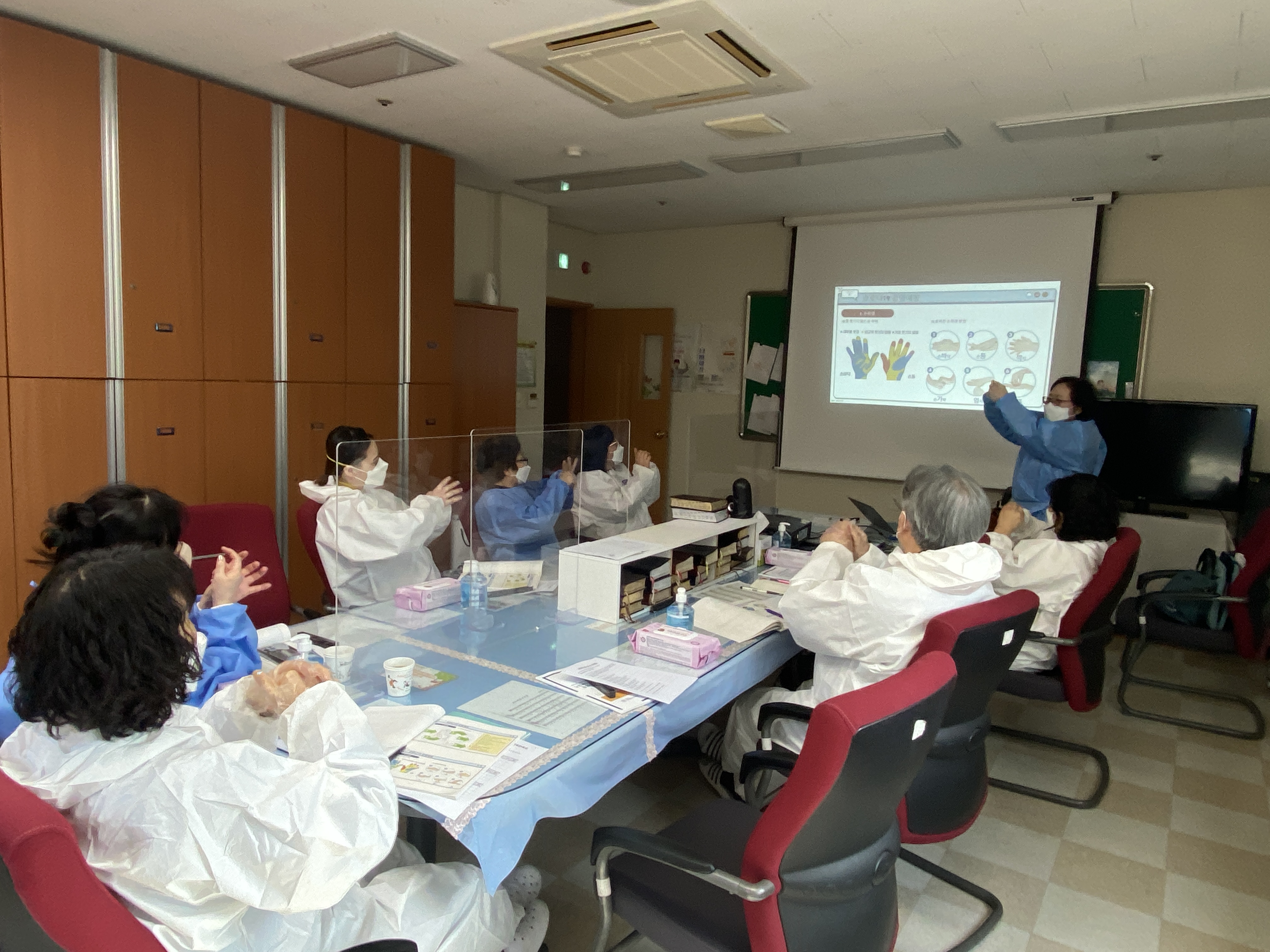 활동사진 - [노인복지시설] 코로나19 감염예방 및 대응 교육 | 감염병관리지원단